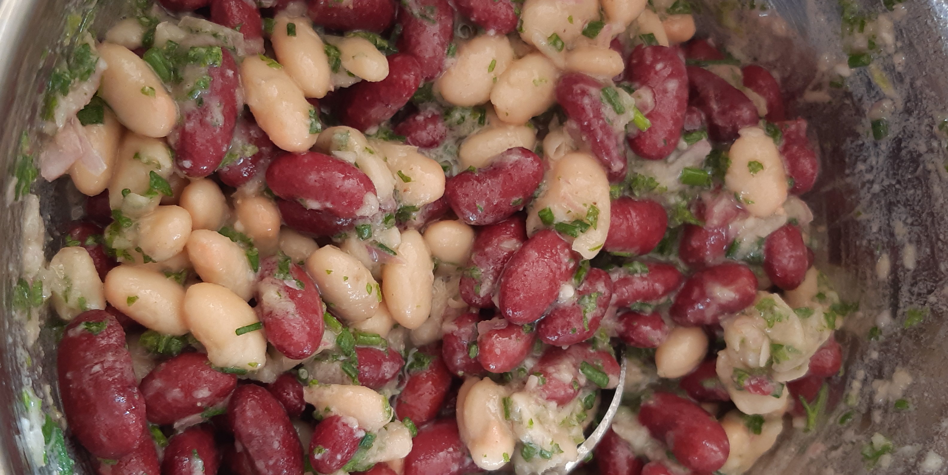 Salade de haricots blancs et rouges .. - ALBAPETRUS